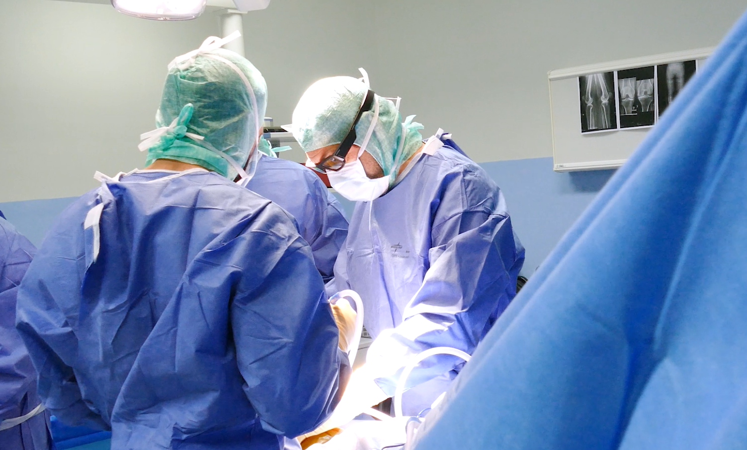 Knee prosthesis and augmented reality